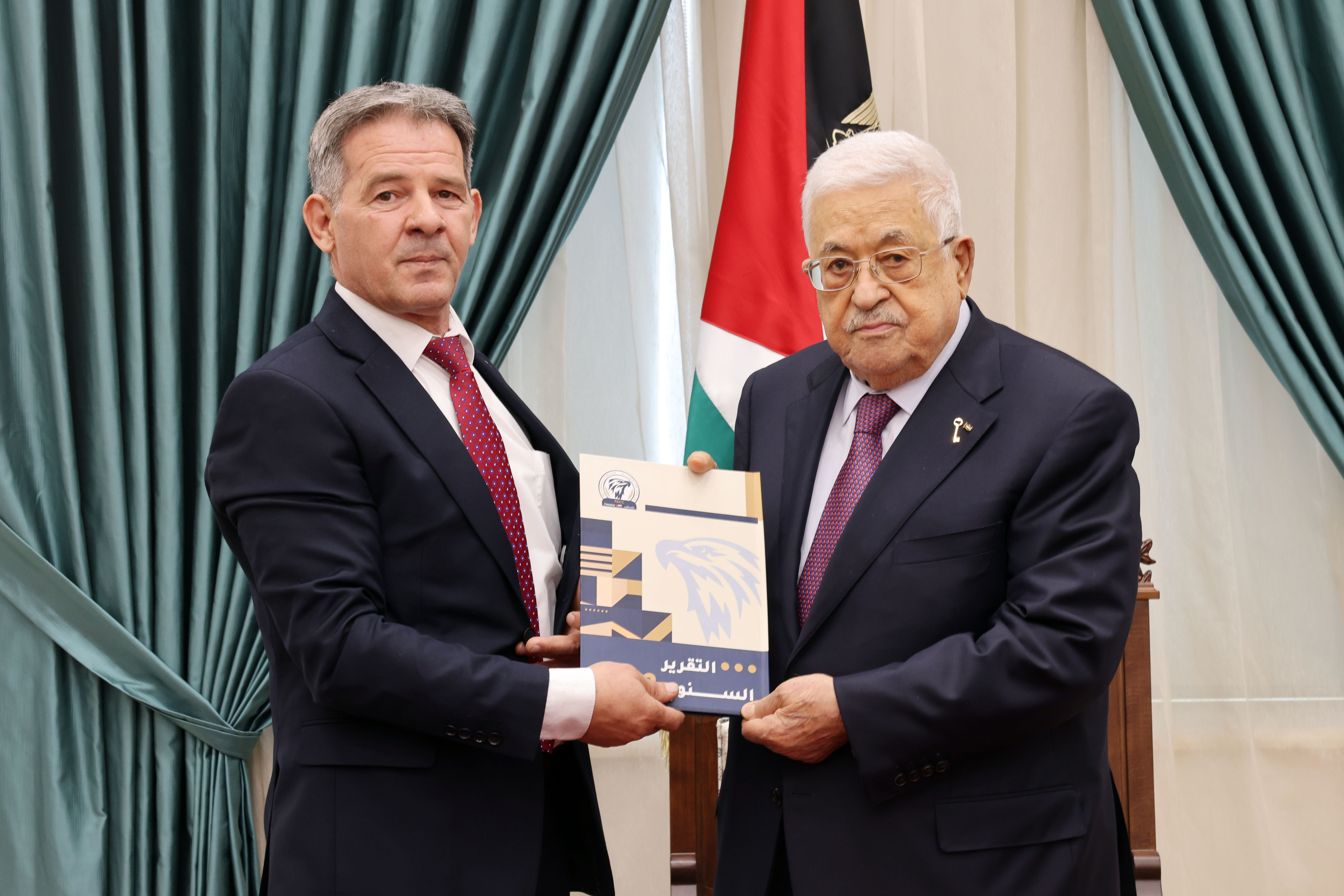 الرئيس يتسلم التقرير السنوي لهيئة مكافحة الفساد لعام 2023